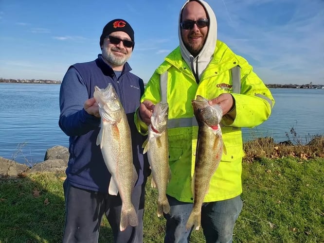 Niagara Fishing Fin-Addicts with Captain Experiences